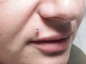 Madonna Piercing - [50+ Ideas] and Complete Guide - RightPiercing